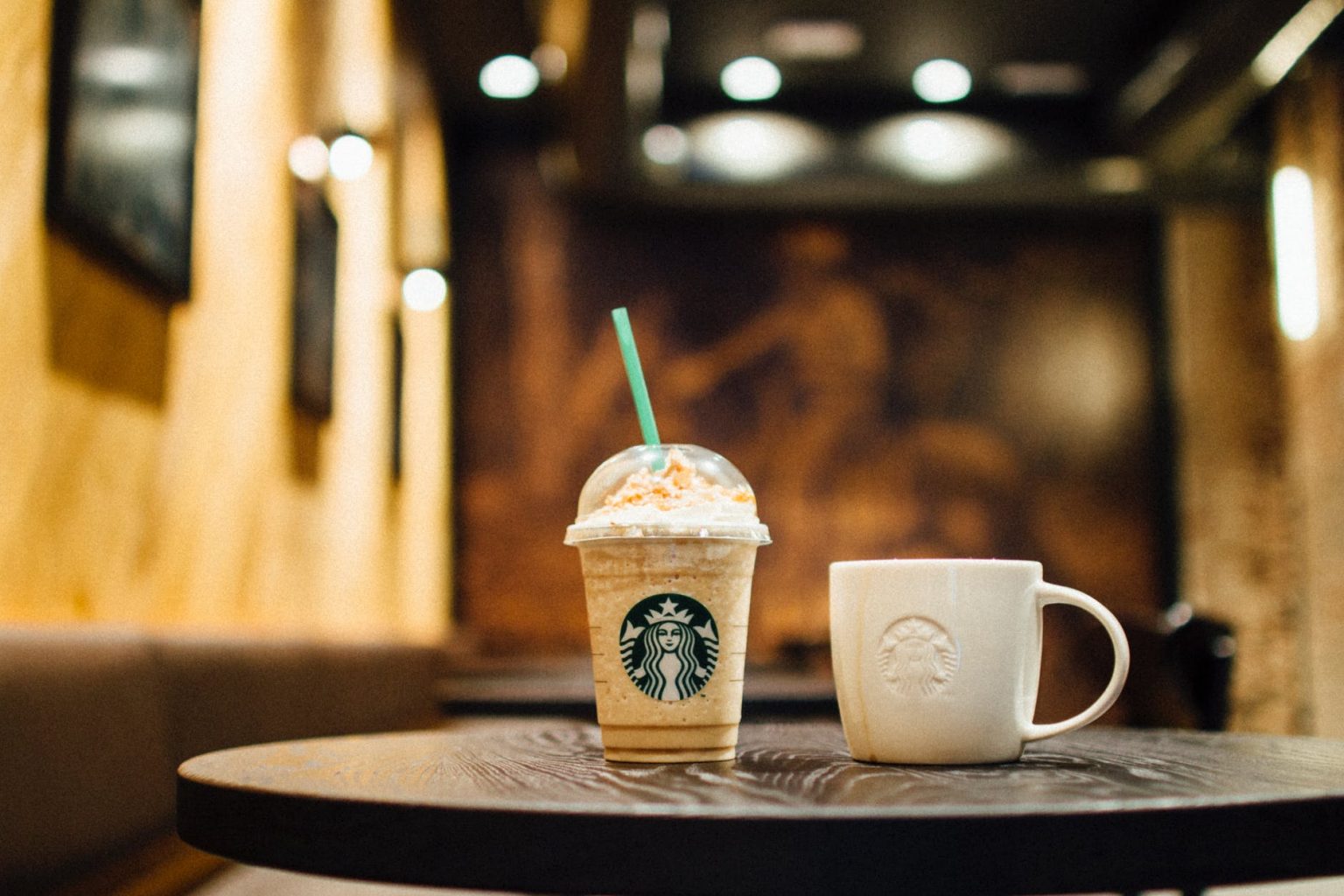 Bringt Starbucks Wiederverwendbare Becher In Deutschland Zurück? - Fast ...